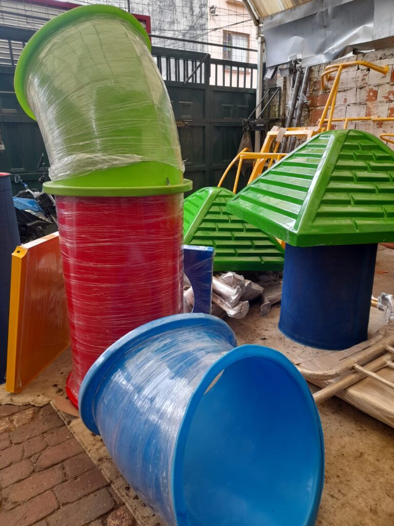 Rodaderos y columpios para niños - Parques biosaludables