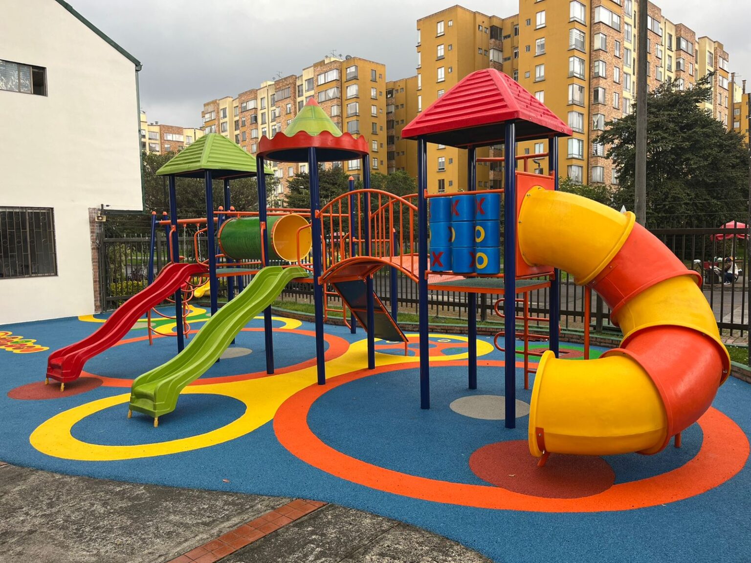 parques infantiles metalicos / columpios para niños - Parques biosaludables